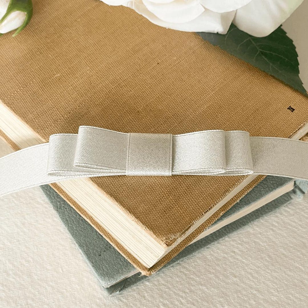 Flat Bow in Antique White Sparkle | Sparkly off White Decorative Bow ...