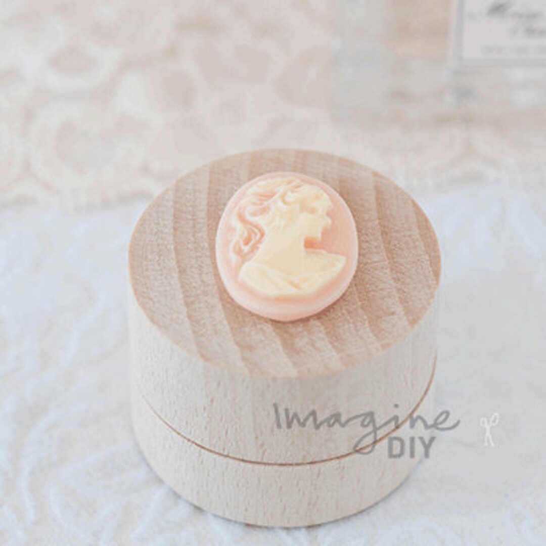 Cameo Solo | PACK OF 10 | Vintage Style Cameos for Card Making and ...