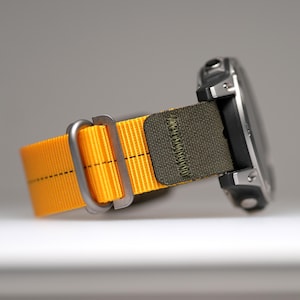 Garmin Ready Watch Strap, 2 Piece Configuration, Open Sensor, Yellow ...