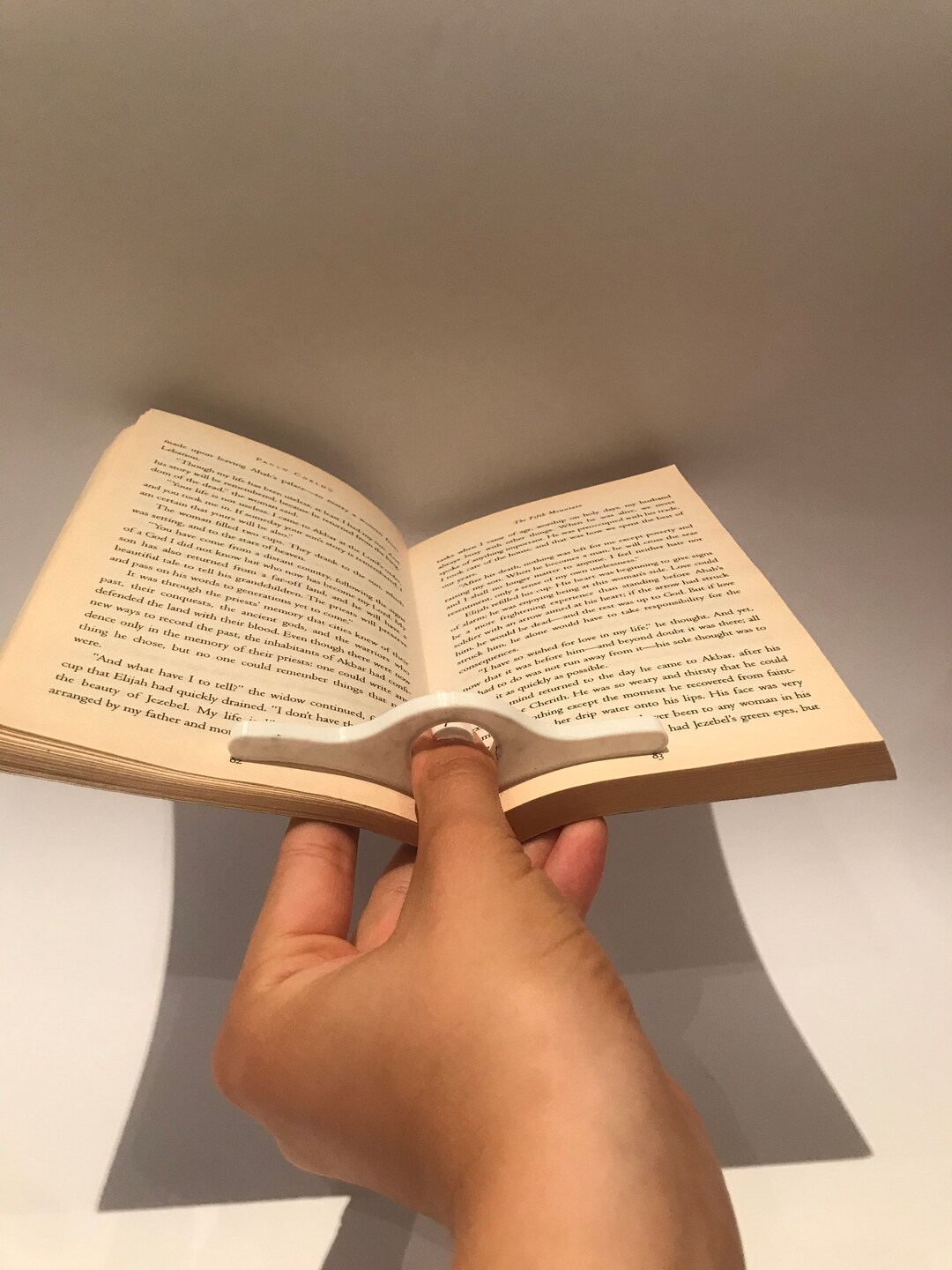 Thumb Book Page Holder / for Book Lovers - Etsy