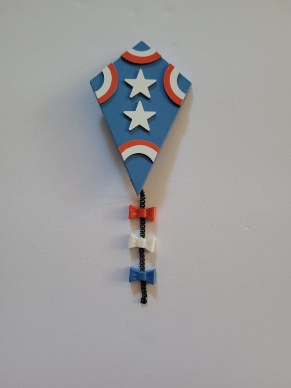 Vintage Avon Fly a Kite Pin 1970s Plastic Girl Boy Ki… - Gem