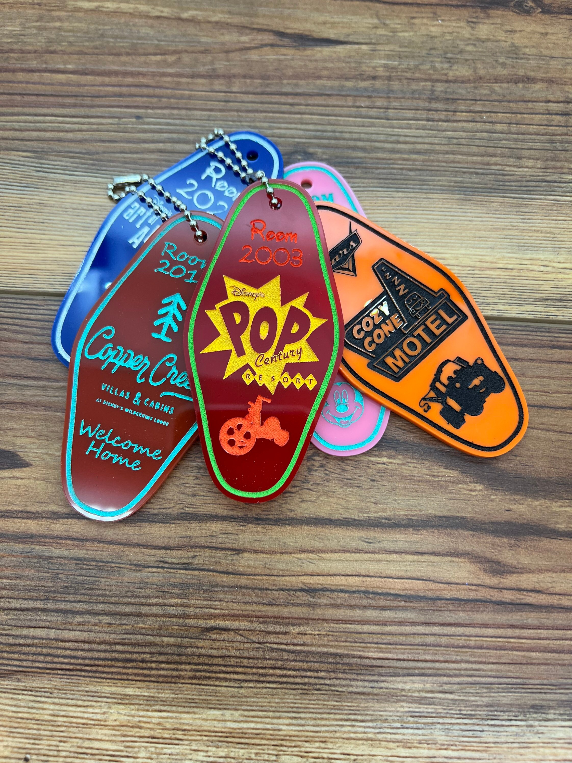 Pop Century Resort Keychain Vintage Hotel Keychain Disney - Etsy