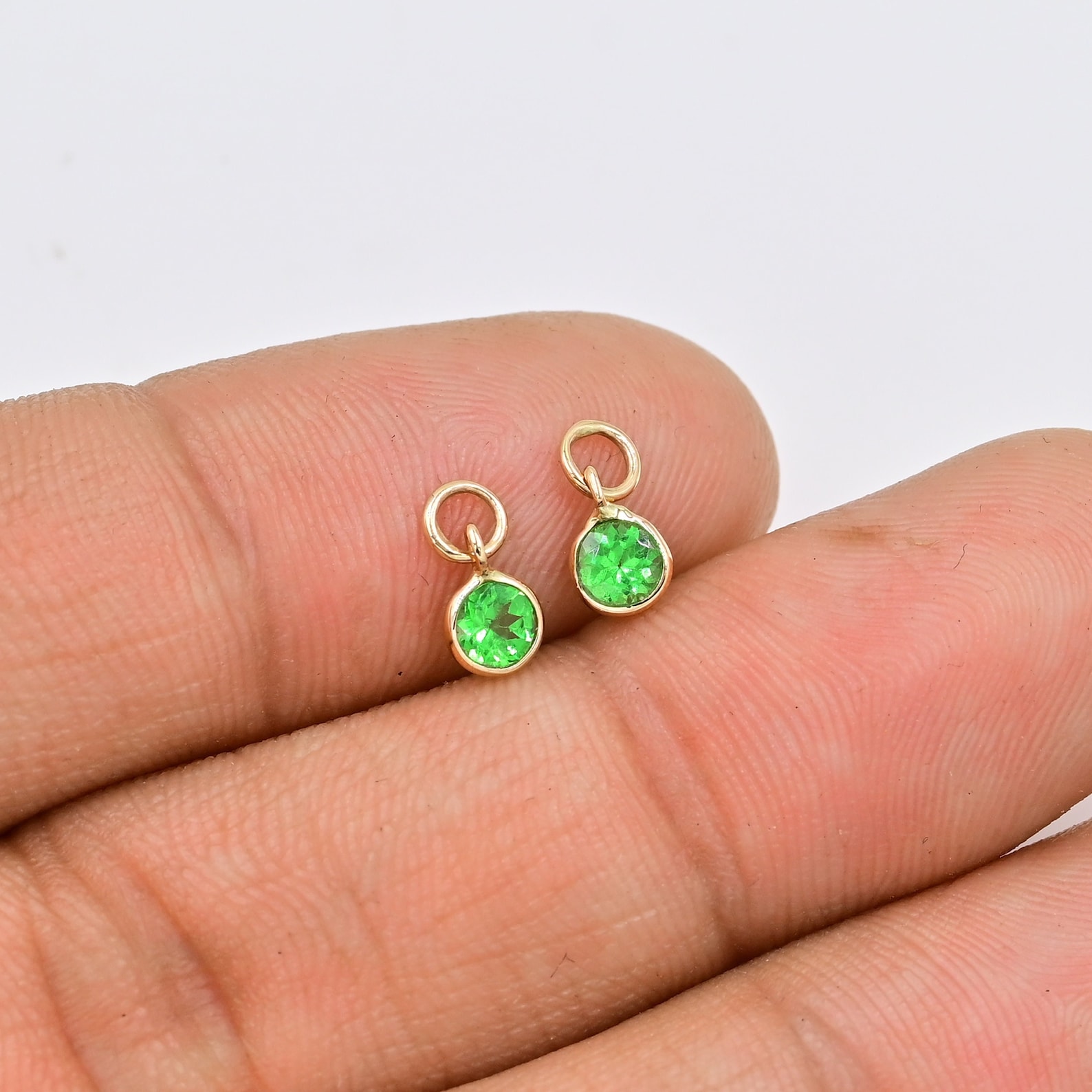 Pair Tsavorite 18k Solid Gold/ Natural Tsavorite Green Garnet Earring ...