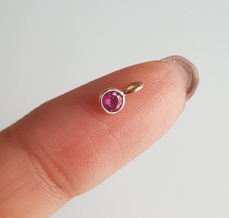 Ruby Charm/18k Solid Gold/round 3mm SMALL Ruby/lightweight - Etsy