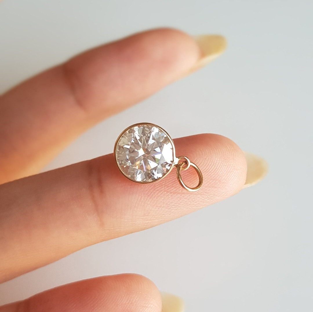 Moissanite/18k Solid Gold Charm/casual Wear Handmade Moissanite Yellow ...