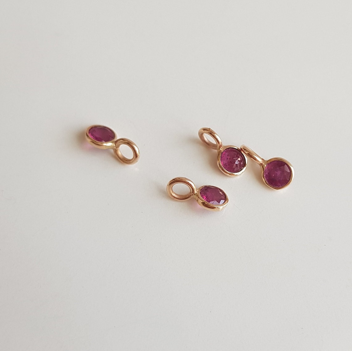 Ruby Charm/18k Solid Gold/round 3mm SMALL Ruby/lightweight - Etsy