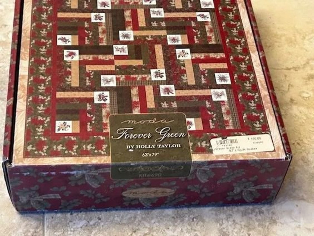 Forever Green Quilt Kit With Winterlude Book Holly Taylor 63x79 Moda ...