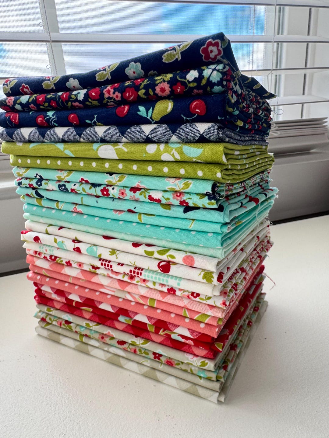 Vintage Picnic Fat Quarter Bundle, 26pcs Bonnie and Camille Moda OUT OF PRINT Precut Cotton ...