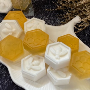 20 Bee & Honeycomb Honey Oatmeal Soaps, Handmade Mini Soap for Mommy to ...