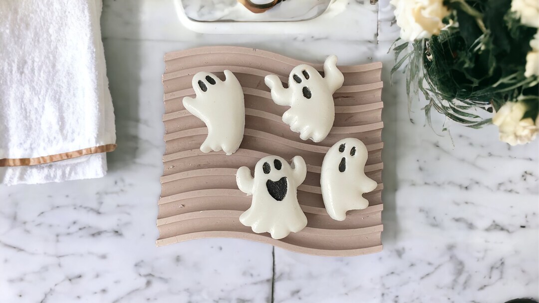Mini Ghost Soaps | Halloween Party Favors | Set of 8 Handmade Cute ...