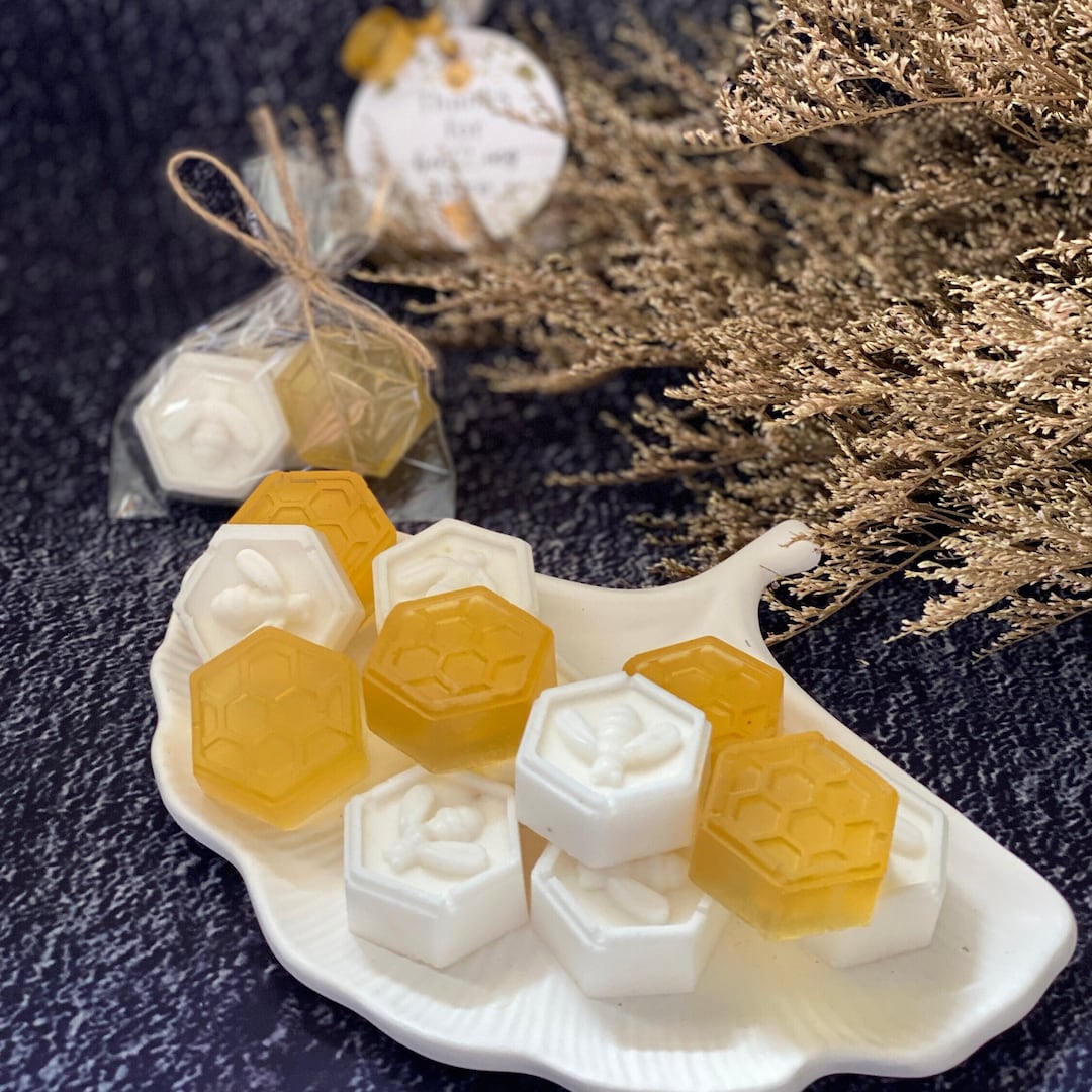 20 Bee & Honeycomb Honey Oatmeal Soaps, Handmade Mini Soap for Mommy to ...