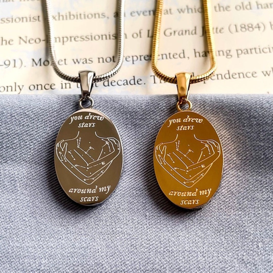 Starry Scars Necklace - Engraved Oval Snake Chain Pendant Necklace - Etsy