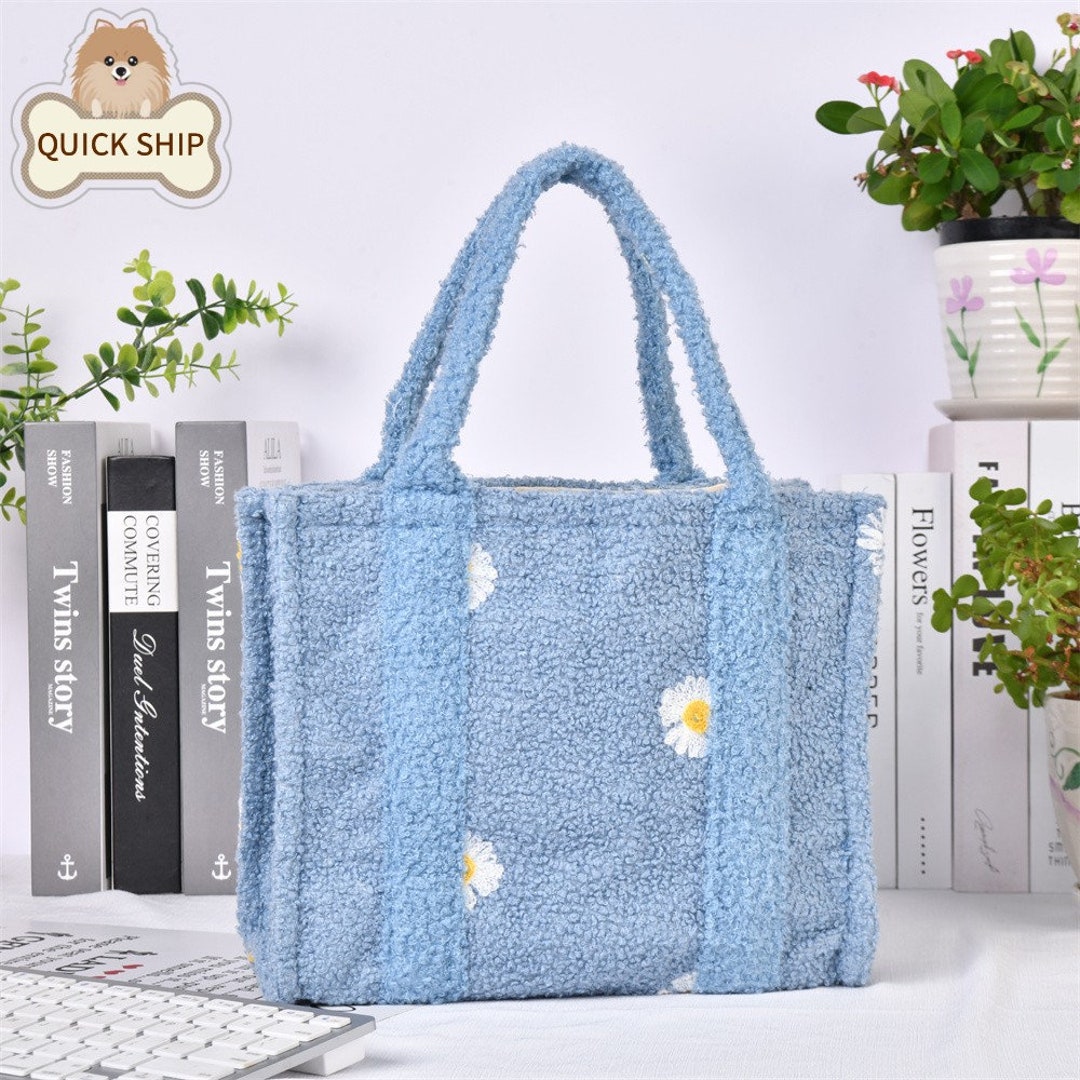 Blue Daisy Fluffy Bag, Winter Fleece Tote Bag, Reusable Plush Tote for ...