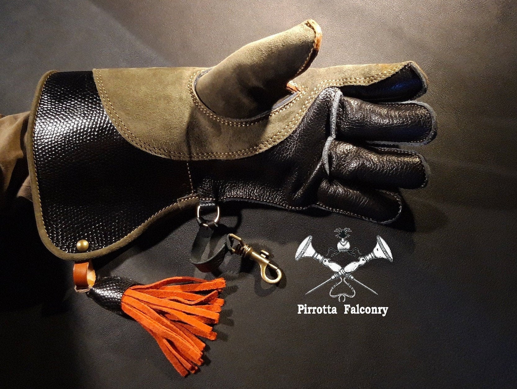 Falconry glove - Leather falconry glove - Falconry accessories ...
