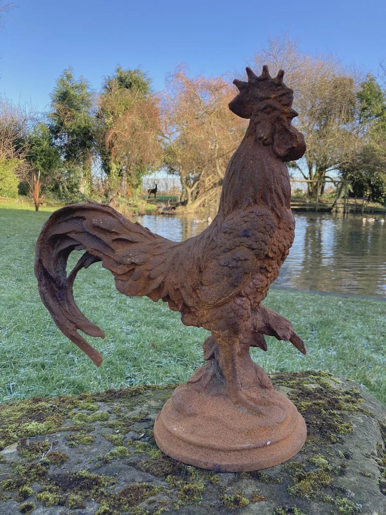 FORÉT Reclaimed Rusty Cockerel Statue Cast Iron Metal Farming Rooster ...
