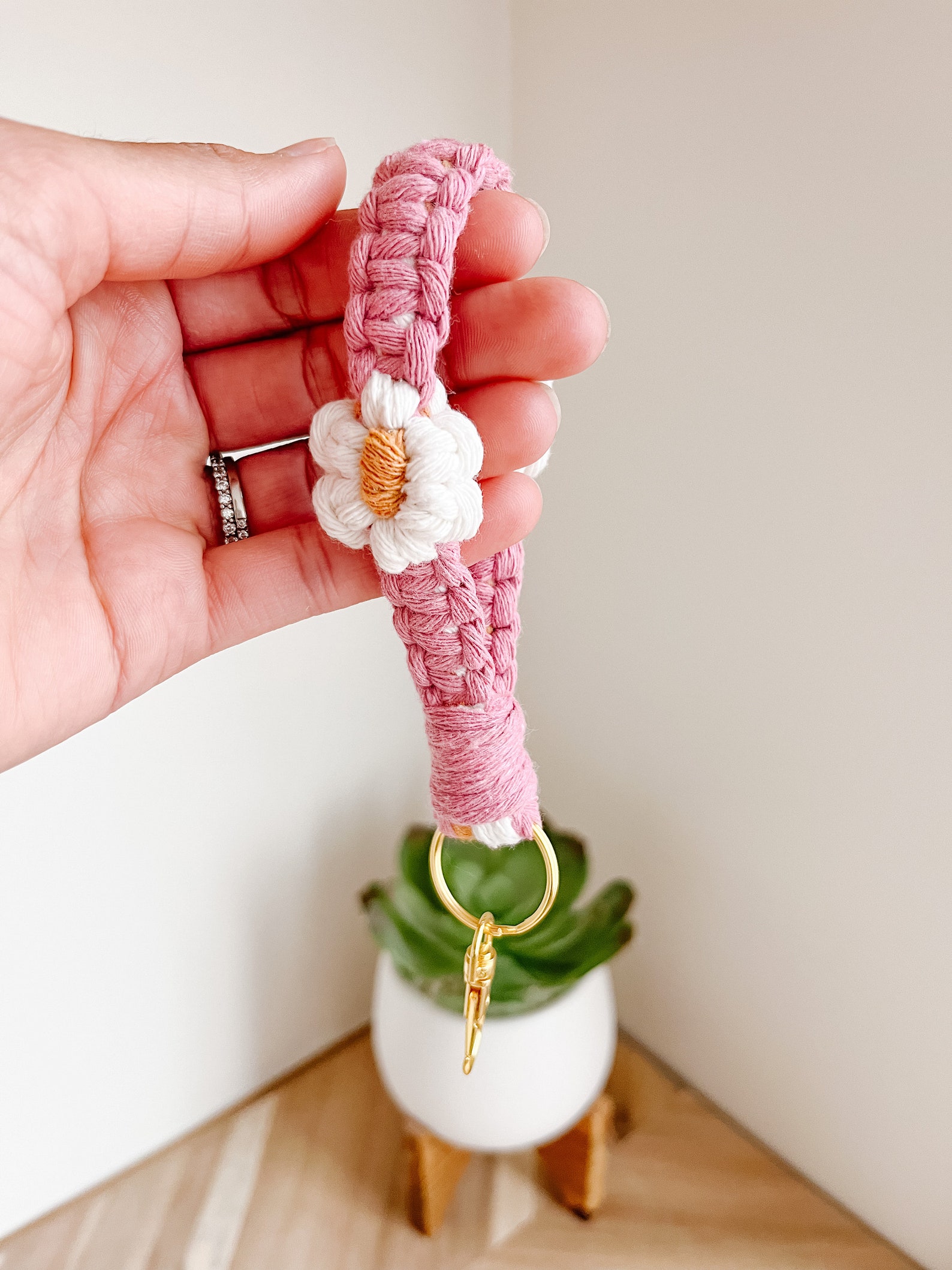 Mini Macrame Wristlet Finger Loop Keychain macrame Finger Loop Daisy Macrame Wristlet Macrame ...