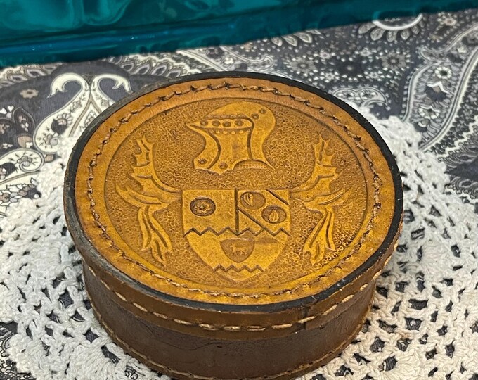 Vintage Small Round Leather- or Leather Look Box With Crest- Fleur De ...