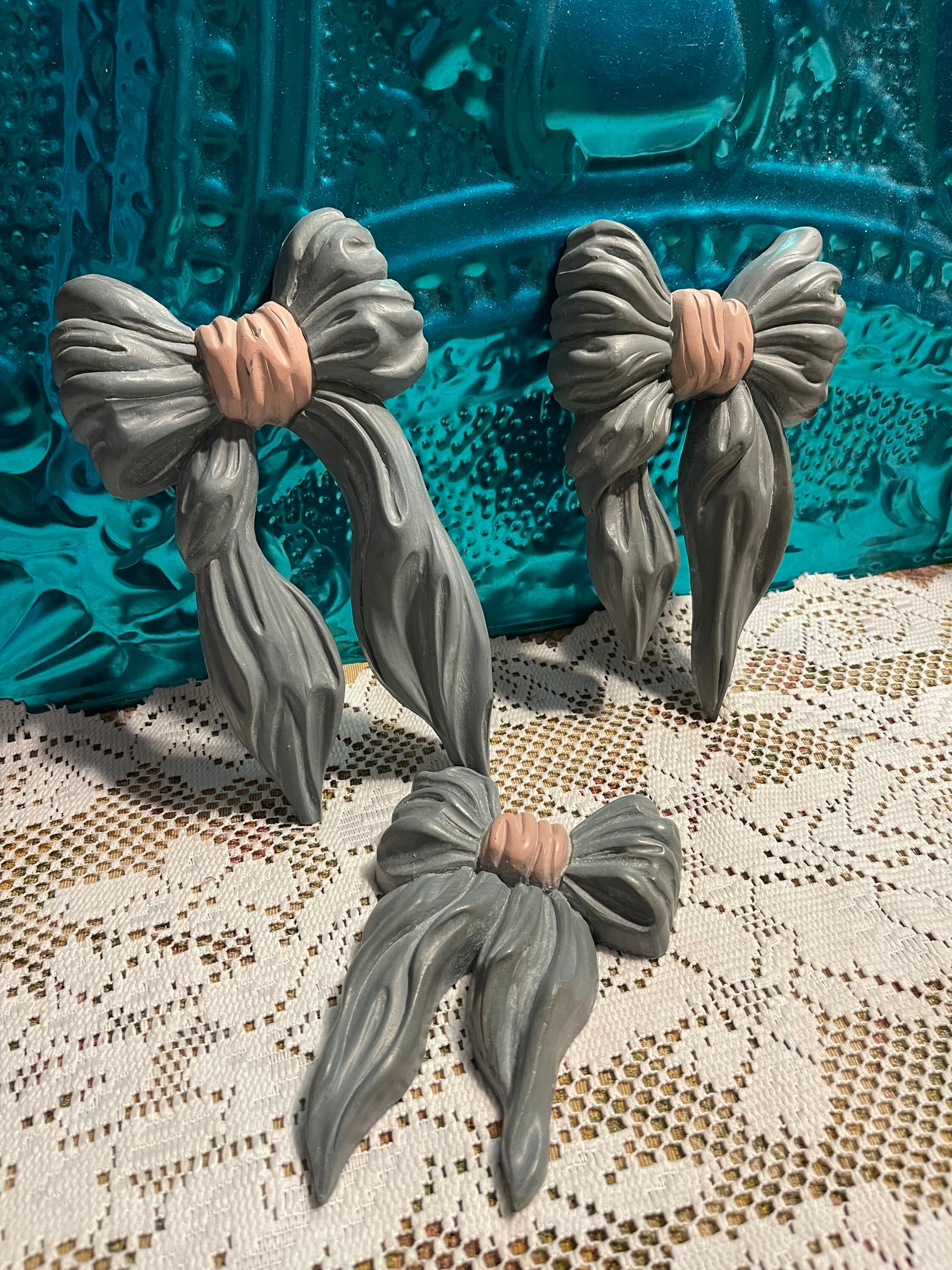 Vintage Plastic Bow Wall Decor Set of 3 | Etsy