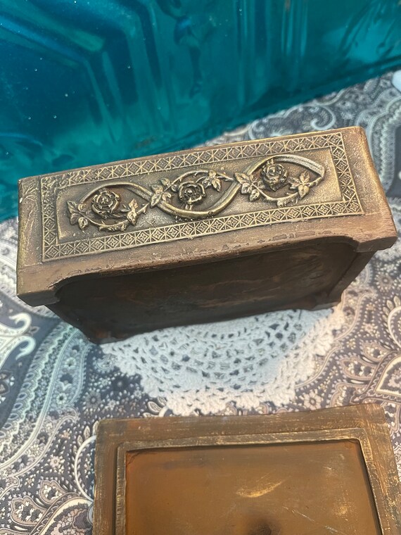 Vintage ornate heavy Victorian style rose design box-… - Gem
