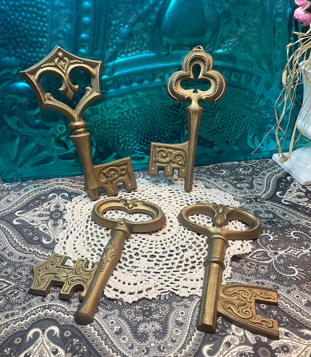 Vintage Gold Painted Lightweight Metal Ornate Keys Wall Decor Set of 4 ...