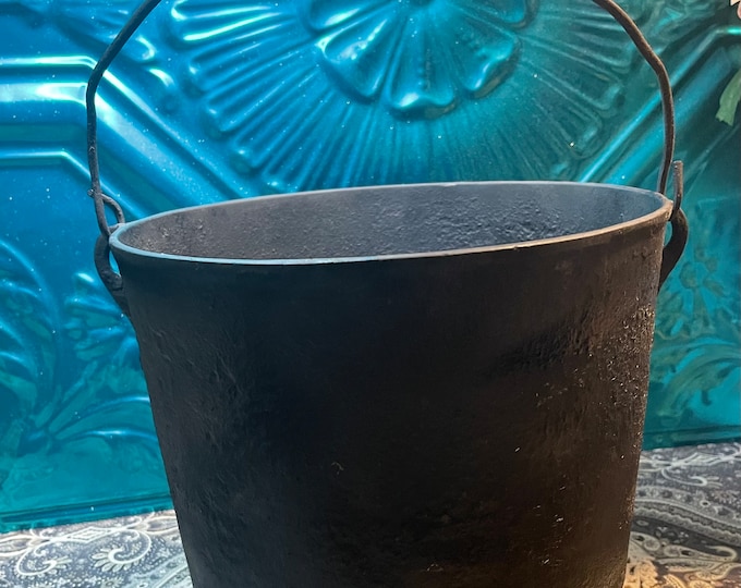 Vintage Cast Iron 3 Leg Pot Cauldron Pot With Handle 9.25 Inches ...