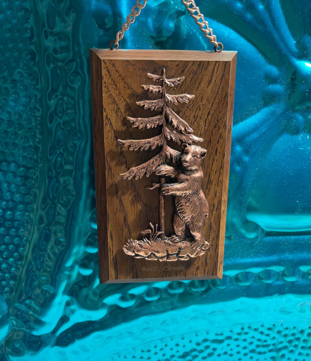 Vintage Small Wall Plaque With 3D Metal Looking Plastic Bear Scene - on ...