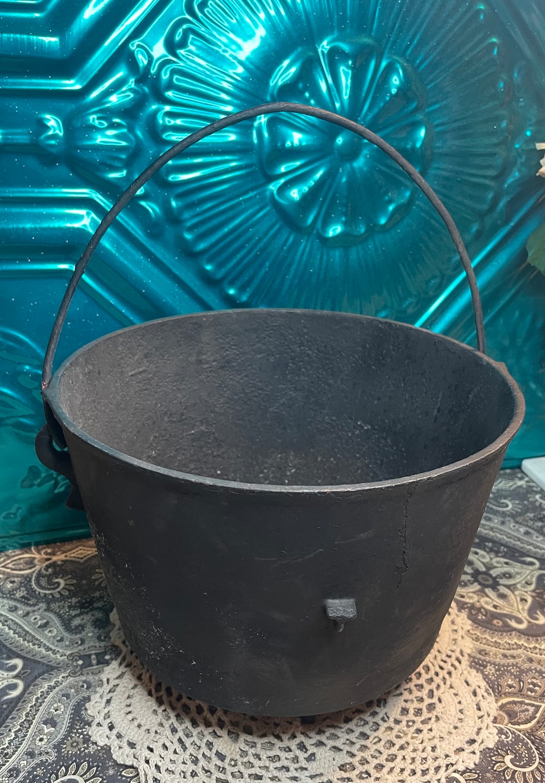 Antique or Vintage Cast Iron 3 Leg Pot - Cauldron Pot With Handle 10.5 ...