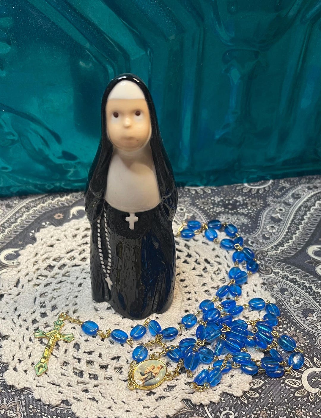 Vintage Small Ceramic Nun Figurine- Small Chip on Back and Rosary - Etsy