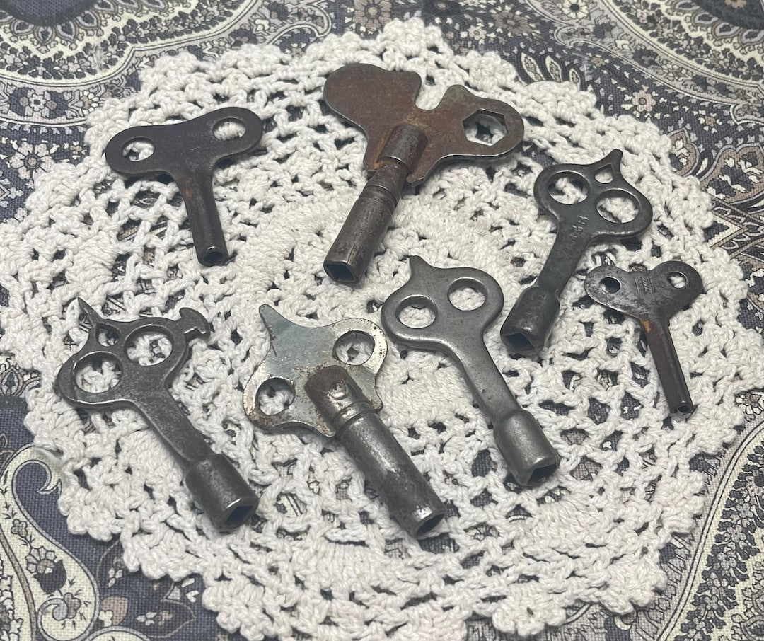 Antique or Vintage Clock Keys - Set of 7 - Etsy