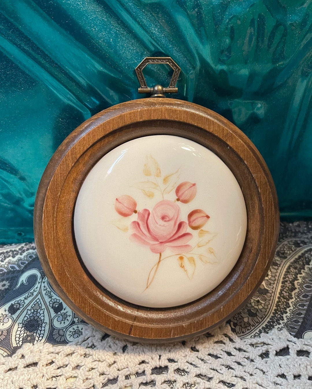 Vintage Small Round Wood Plaque With Painted Ceramic Flower Insert - Etsy