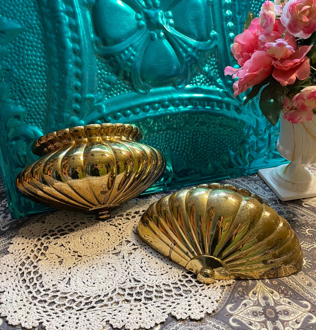 Vintage Plastic Wall Pocket Planter Set of 2 - Color Loss - Repainting ...