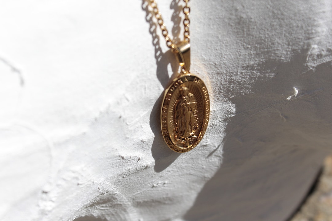 18k Gold Plated Virgin Mary Necklace - Etsy