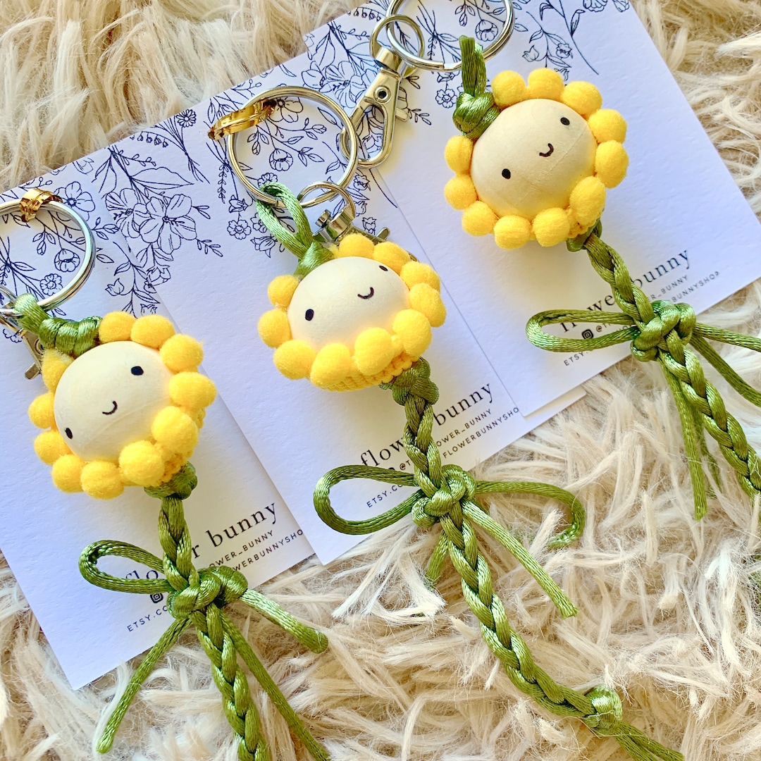 Cute Cheerful Wooden Yellow Flower Keychain, Sunflower, Wooden Bead ...