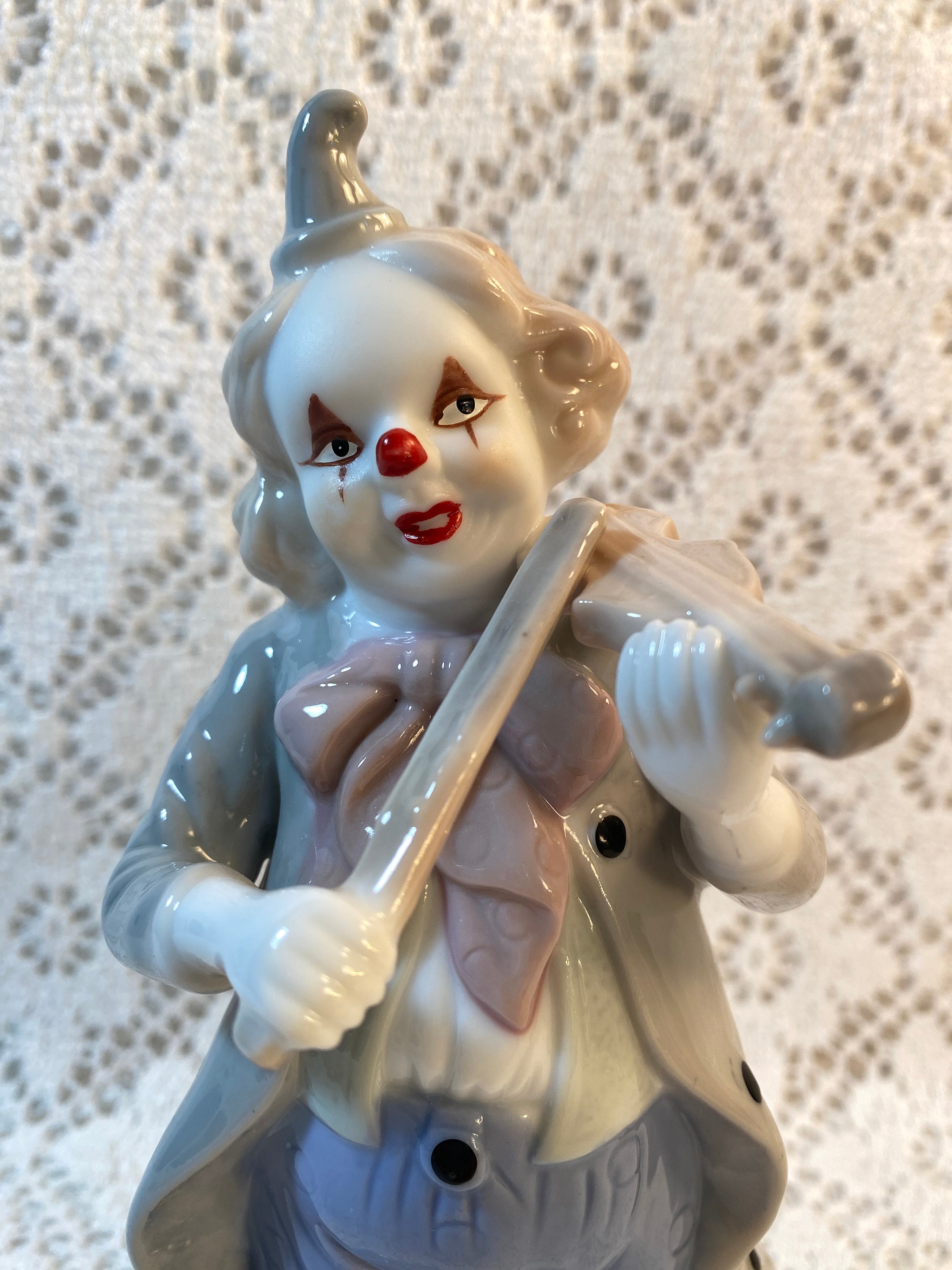 Very Well Done Vintage Porcelain Clown, Playing the Violin Figurine ...