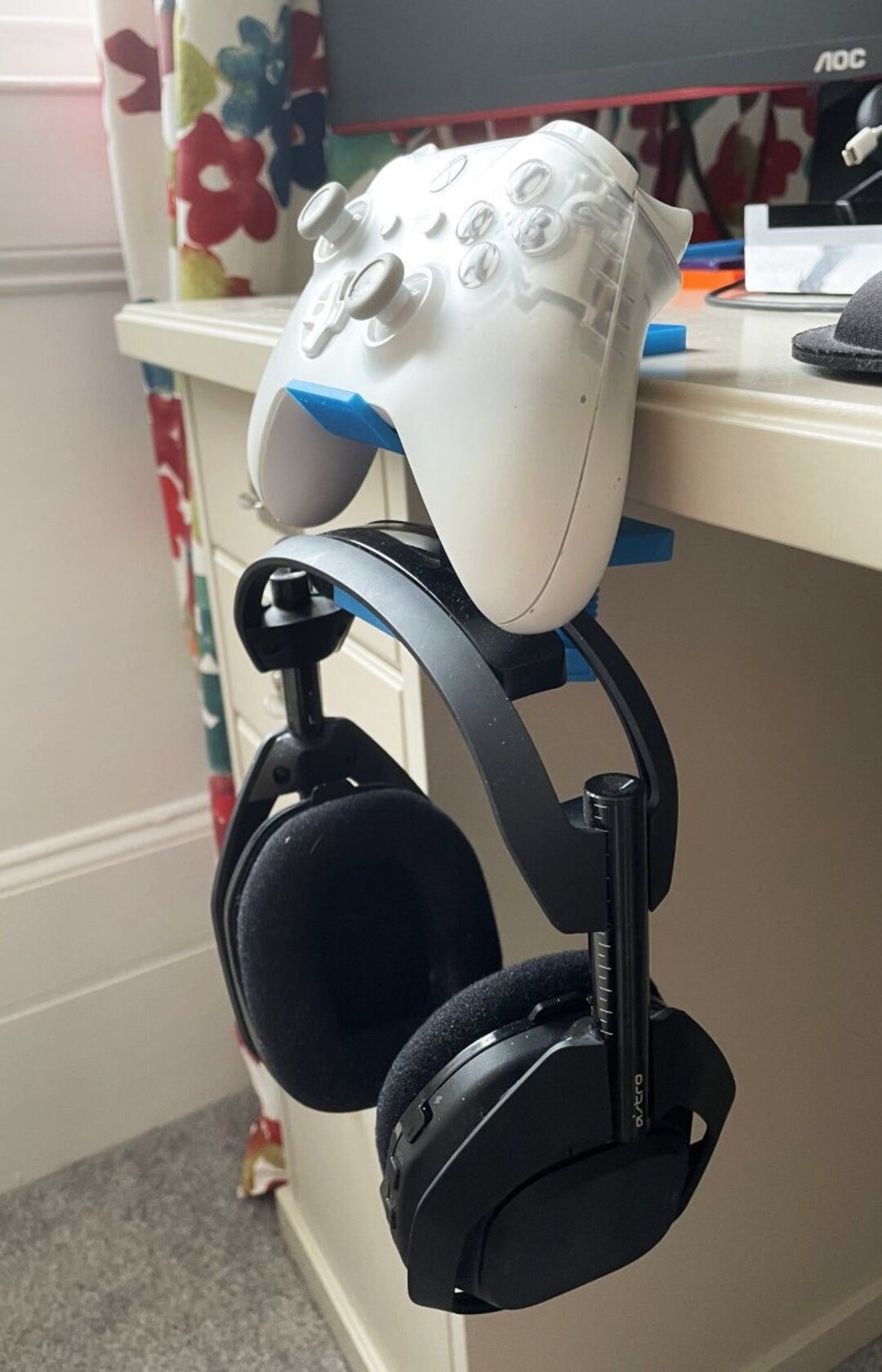 Desk Mount Controller and Headset Holder / Xbox One / Nintendo Switch ...