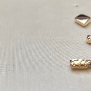 14-karat Gold Dermal Options Arrow, Bezel Cz, Diamond Shape, Flat ...