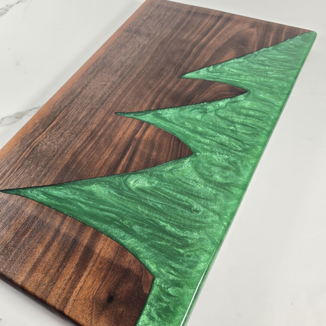 Walnut Charcuterie Board: Green Epoxy Christmas Tree Serving Board - Etsy