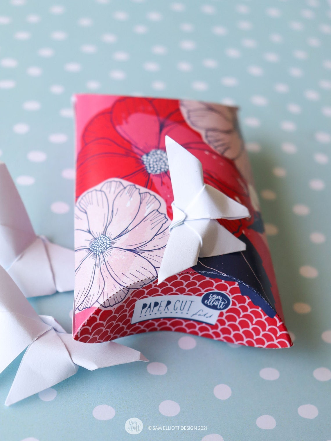 Gift Box RED | DIY Printable Paper Template | Sweet Pillow Box Design ...