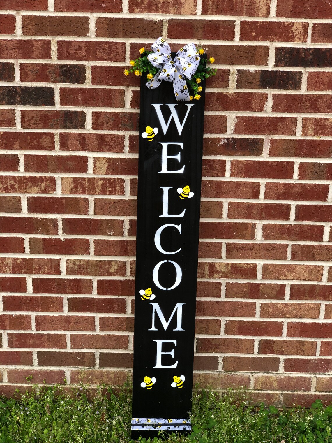 Bumble bee Welcome sign | Etsy