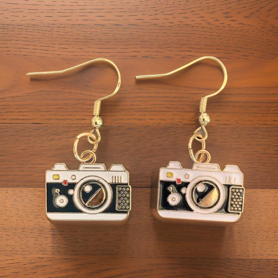 Retro Camera Dangle Earrings, Vintage Camera Stuff, Cute Camera ...