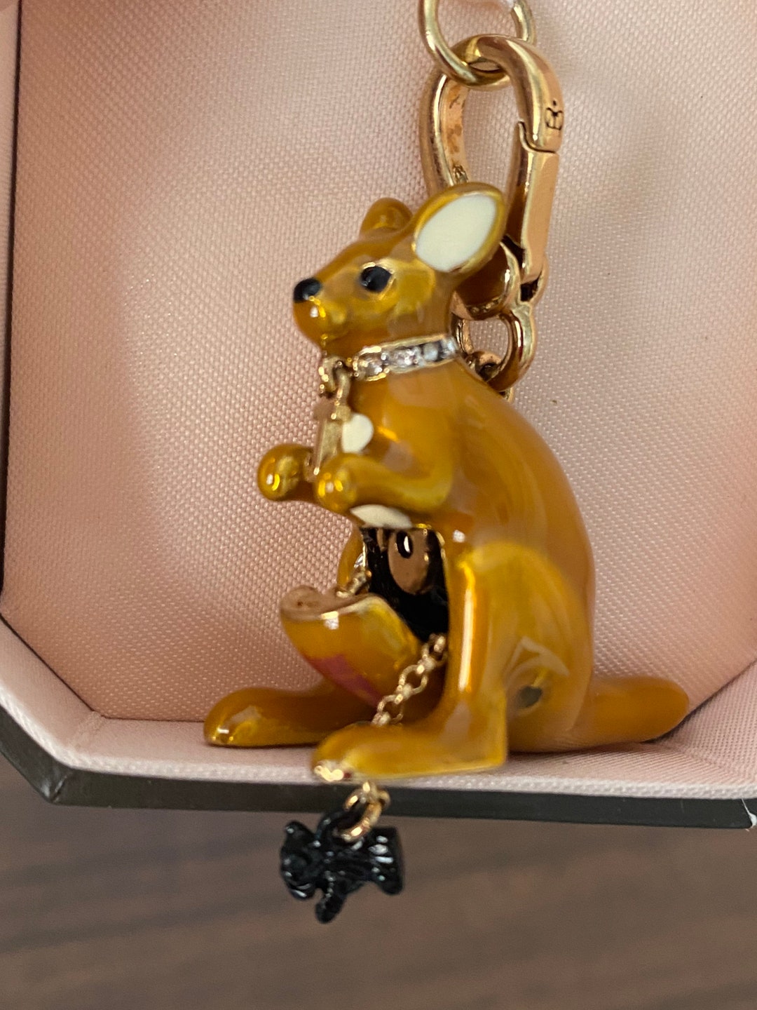 NWT Juicy Couture RARE Kangaroo Charm Opens up in the Front Pouch a ...