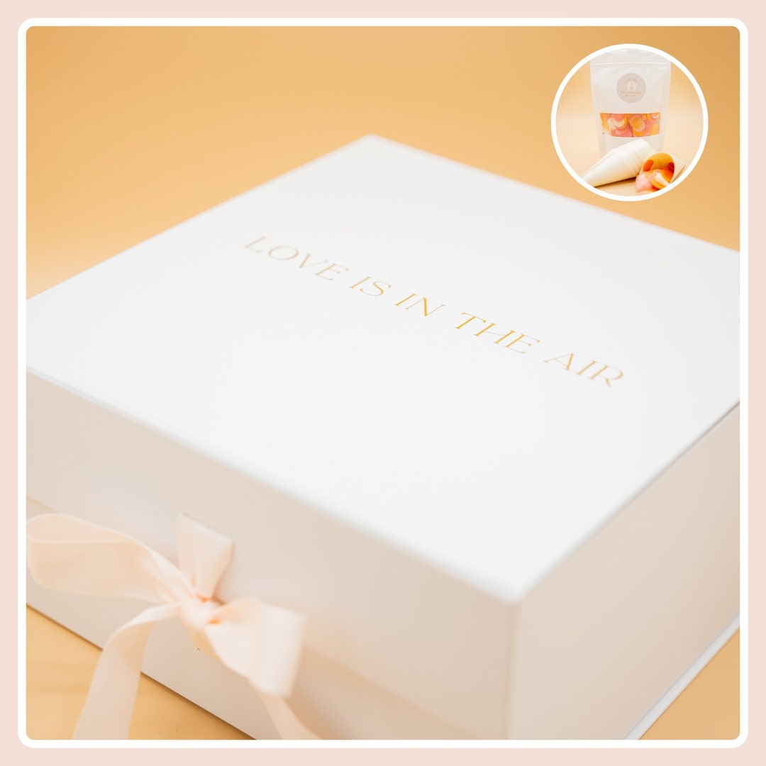 Wedding Confetti Keepsake Box: Biodegradable Confetti, Wood Cones, Cone ...
