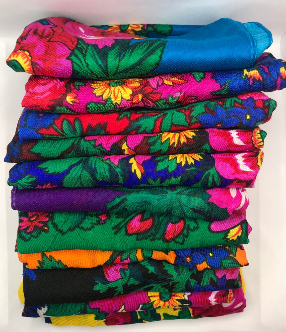 30 Non-Metallic Másání Floral Scarves/Mascadas Navajo Kokom | Etsy