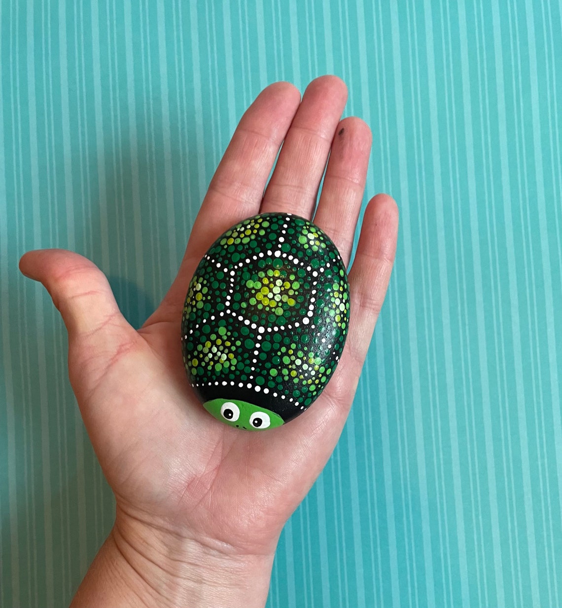 Dot Art Sea Turtle Hand Painted Rocks, Small Gift, Garden Decor, Sea ...