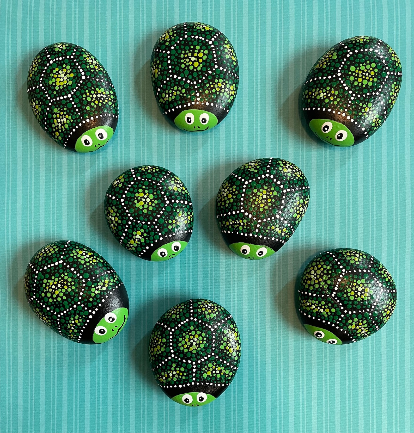 Dot Art Sea Turtle Hand Painted Rocks, Small Gift, Garden Decor, Sea ...