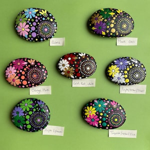 Custom Mandala Floral Painted Stones, Set of 3, Garden Decoration - Etsy