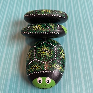 Dot Art Sea Turtle Hand Painted Rocks, Small Gift, Garden Decor, Sea ...