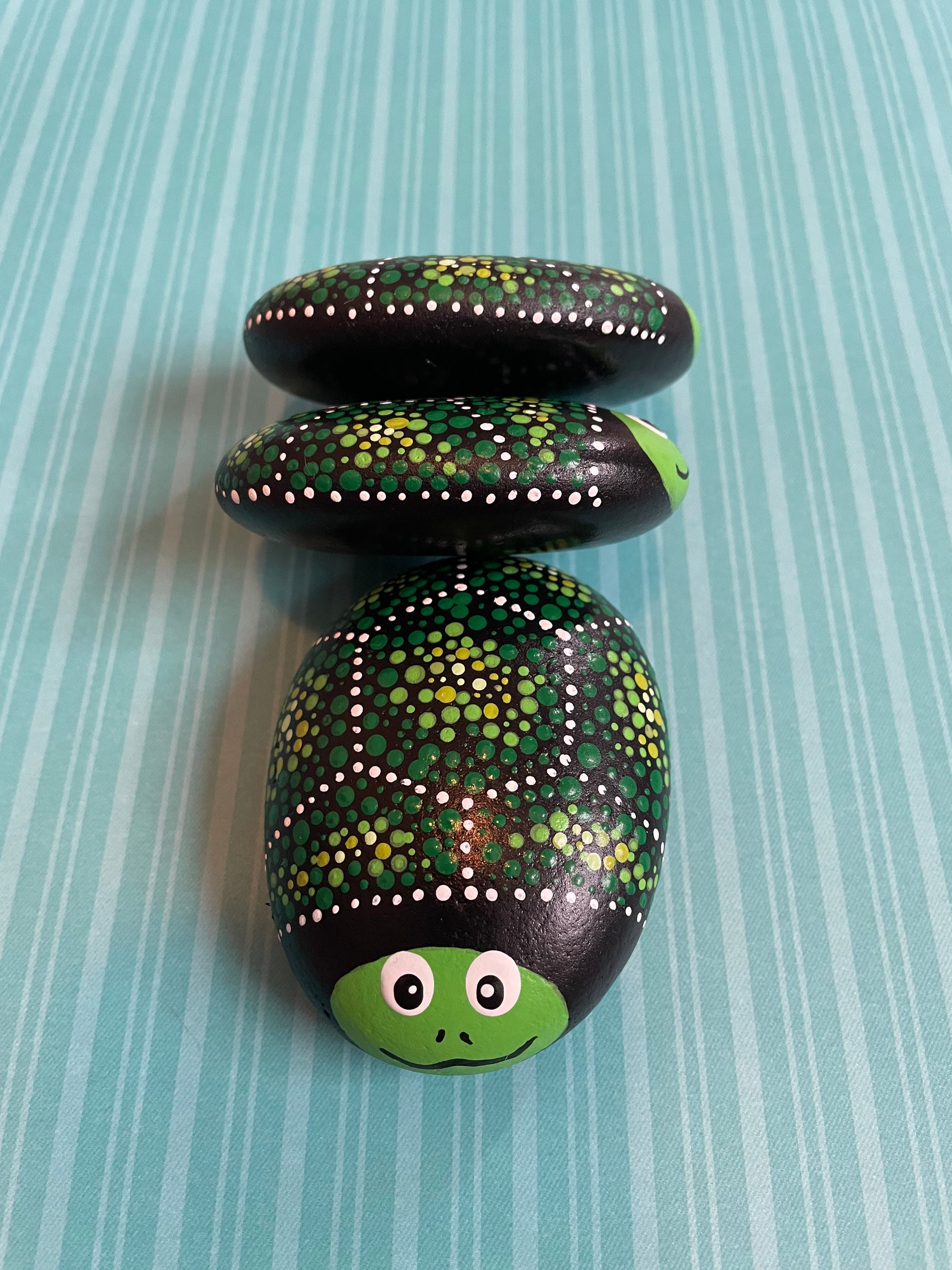 Dot Art Sea Turtle Hand Painted Rocks, Small Gift, Garden Decor, Sea ...