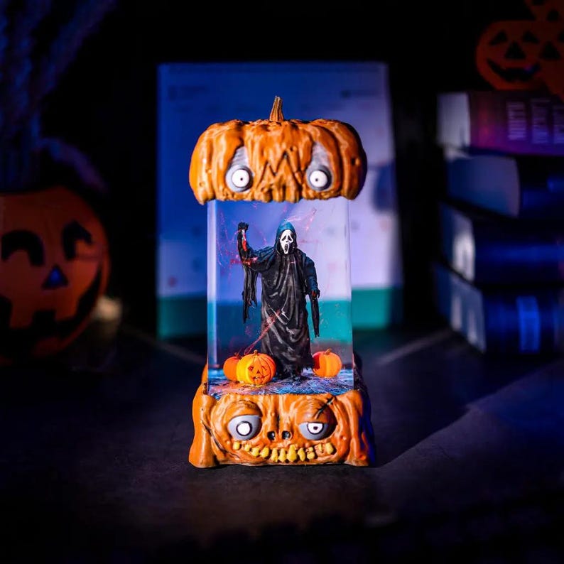 Scream Ghostface Killer Halloween Resin Lamp, Resin Diorama Desk Lamp ...