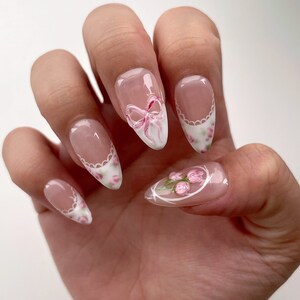 LYNETTE | Ditsy Coquette Floral Press on Nails | Hand Painted Flower ...
